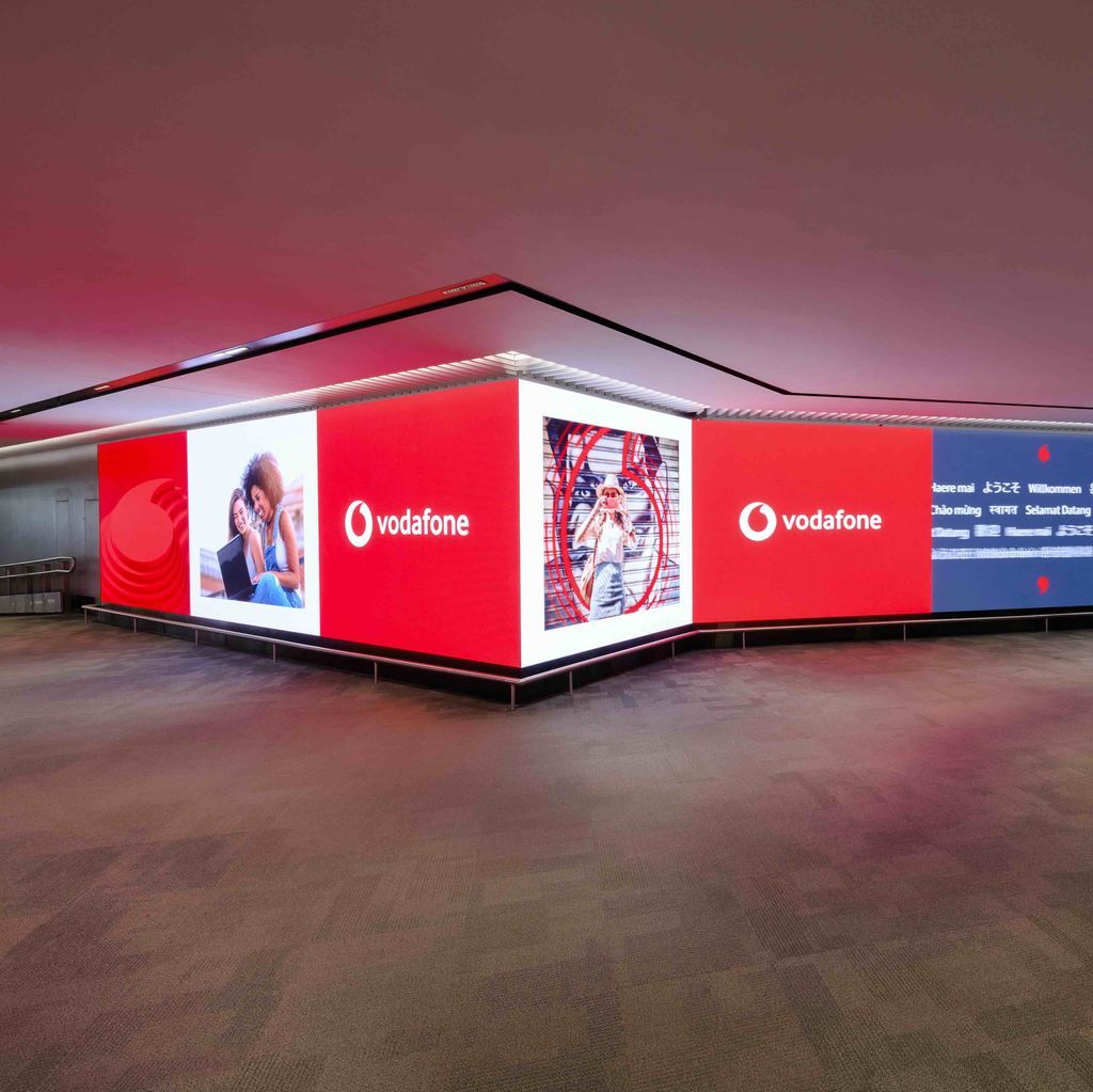 oOh!media delivers immersive digital walkway at Melbourne Airport | Mi3
